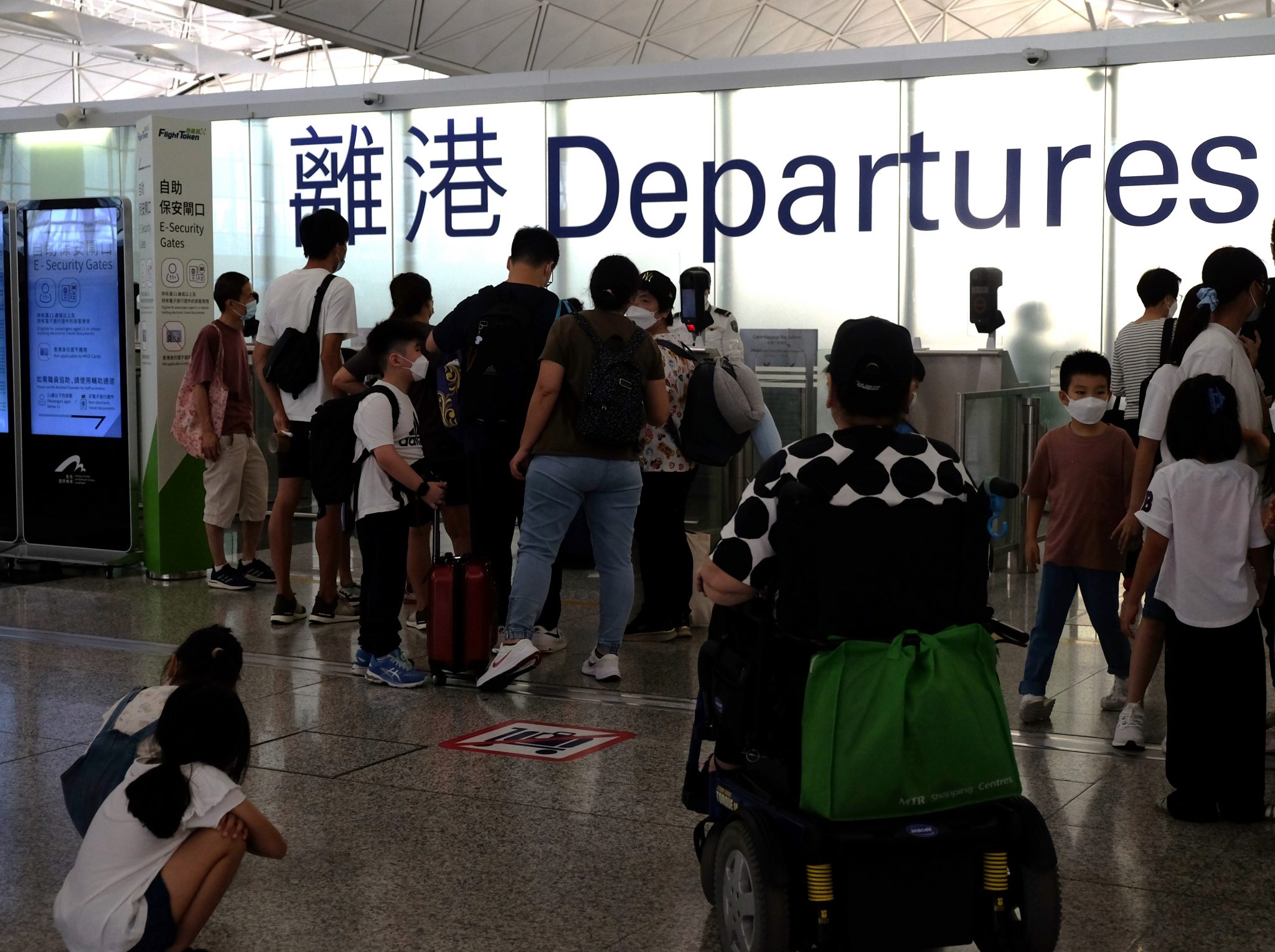 Hong Kong immigration wave: the elderly left behind need more ...